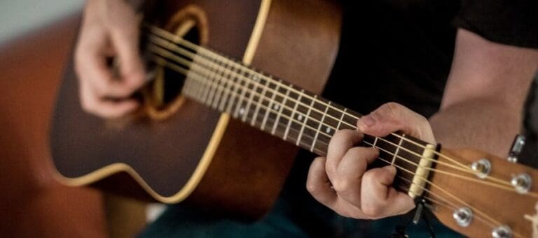 13 Easy Musical Ear Training Tips For Beginners – Rock Guitar Universe