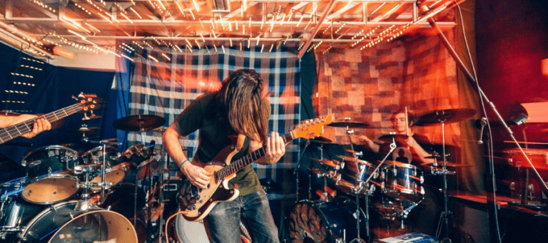 15 Easy Tips To Sing And Play Guitar At The Same Time – Rock Guitar ...