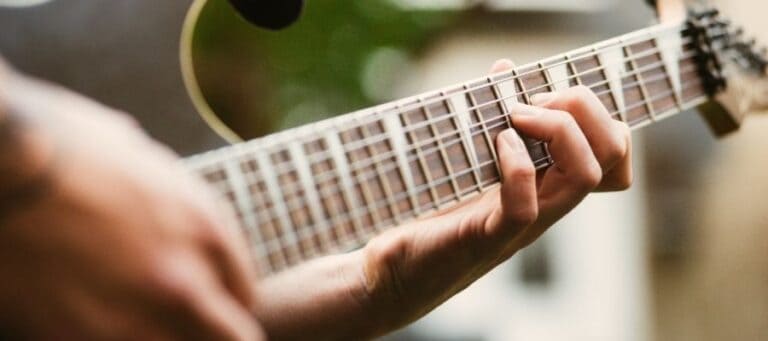 The Ultimate Guide Of Guitar Sizes – All You Need To Know – Rock Guitar ...