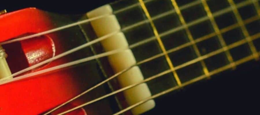 Top 10 Reasons Why Your Guitar Strings Break And How To Prevent It ...